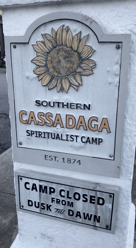 Cassadaga: Un destino sobrenatural en Central Florida